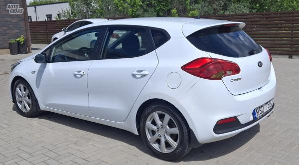 White Kia Ceed 2013 in Vilnius, with an engine capacity of 1.40 L and mileage of 240 thousand km for 3400 €, photo 5 on AUTOMOTO.COM.LV