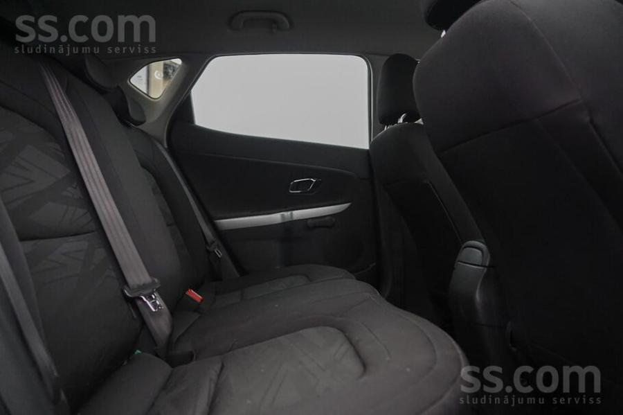 White Kia Ceed 2013 in Riga, with an engine capacity of 1.40 L and mileage of 252 thousand km for 2990 €, photo 18 on AUTOMOTO.COM.LV