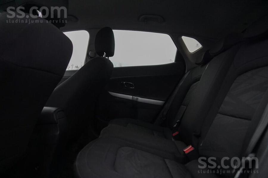 White Kia Ceed 2013 in Riga, with an engine capacity of 1.40 L and mileage of 252 thousand km for 2990 €, photo 19 on AUTOMOTO.COM.LV