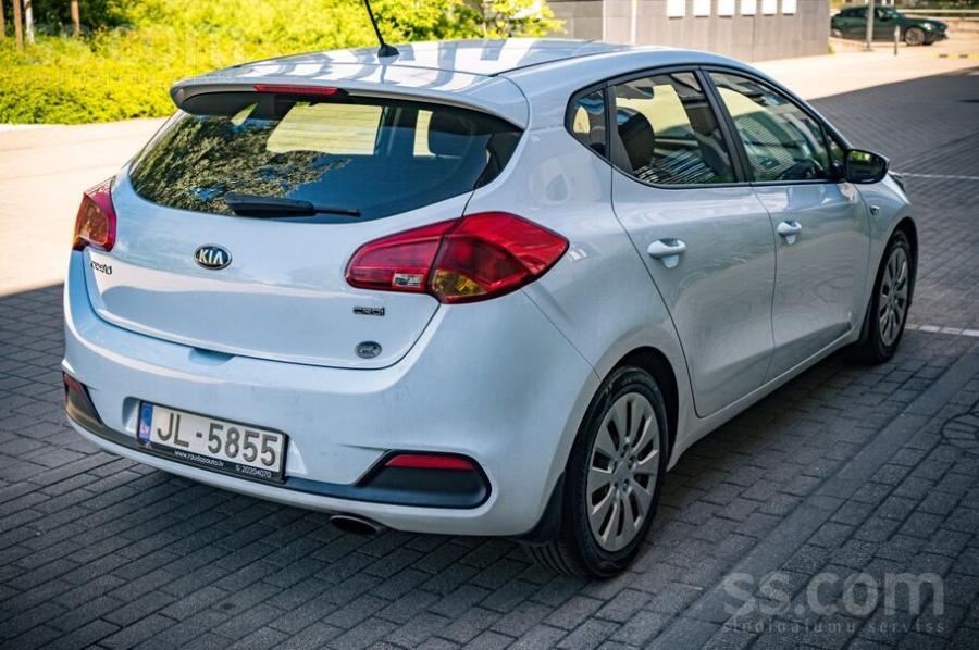 Balts Kia Ceed 2013 Rīga, ar dzinēja tilpumu 1.40 L un nobraukumu 260 tūkst. km par 2990 €, foto 5 vietnē AUTOMOTO.COM.LV
