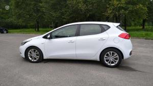 White Kia Ceed 2013 in Vilnius, with an engine capacity of 1.37 L and mileage of 271 thousand km for 2900 €, photo 7 on AUTOMOTO.COM.LV