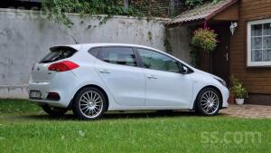 White Kia Ceed 2013 in Riga, with an engine capacity of 1.40 L and mileage of 186 thousand km for 3400 €, photo  on AUTOMOTO.COM.LV
