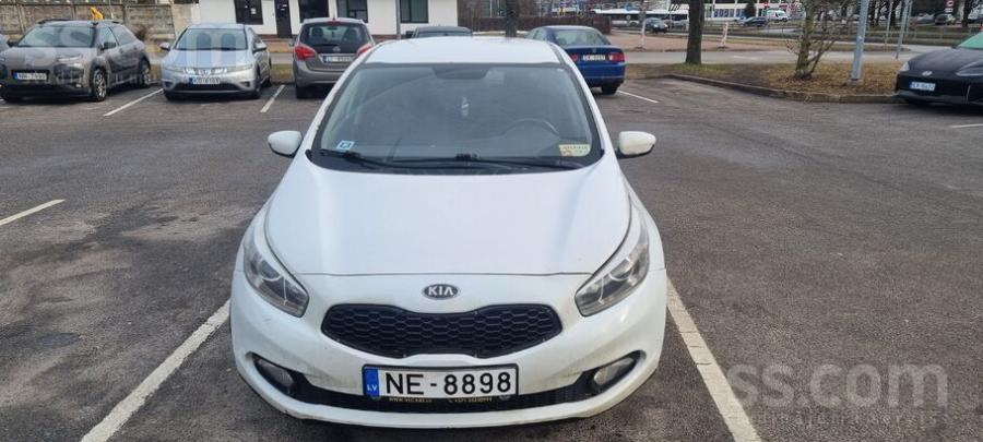 Balts Kia Ceed 2014 Rīga, ar dzinēja tilpumu 1.60 L un nobraukumu 313 tūkst. km par 2000 €, foto 1 vietnē AUTOMOTO.COM.LV