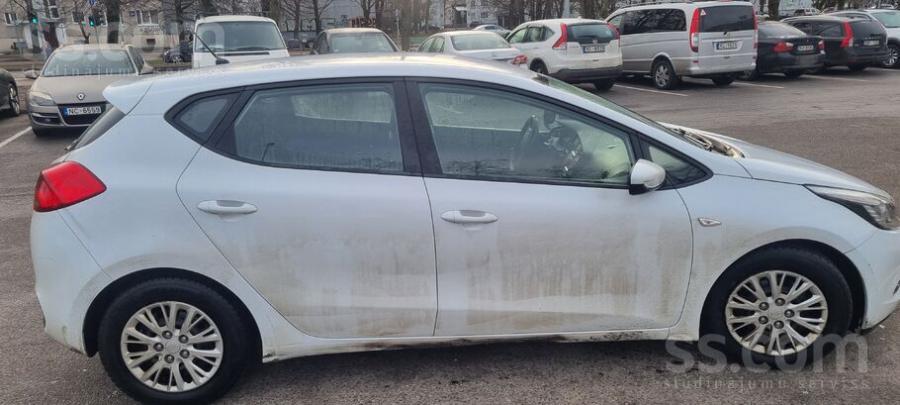 Balts Kia Ceed 2014 Rīga, ar dzinēja tilpumu 1.60 L un nobraukumu 313 tūkst. km par 2000 €, foto 3 vietnē AUTOMOTO.COM.LV