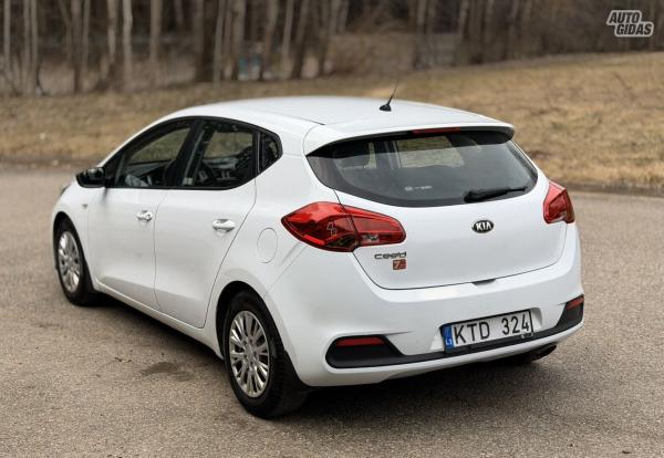 Balts Kia Ceed 2014 Viļņa, ar dzinēja tilpumu 1.40 L un nobraukumu 396 tūkst. km par 2950 €, foto 6 vietnē AUTOMOTO.COM.LV