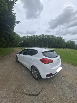 Balts Kia Ceed 2014 Kauņa, ar dzinēja tilpumu 1.60 L un nobraukumu 230 tūkst. km par 6000 €, foto  vietnē AUTOMOTO.COM.LV