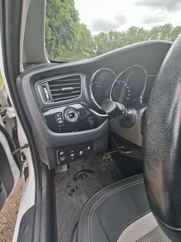 Balts Kia Ceed 2014 Kauņa, ar dzinēja tilpumu 1.60 L un nobraukumu 230 tūkst. km par 6000 €, foto 9 vietnē AUTOMOTO.COM.LV
