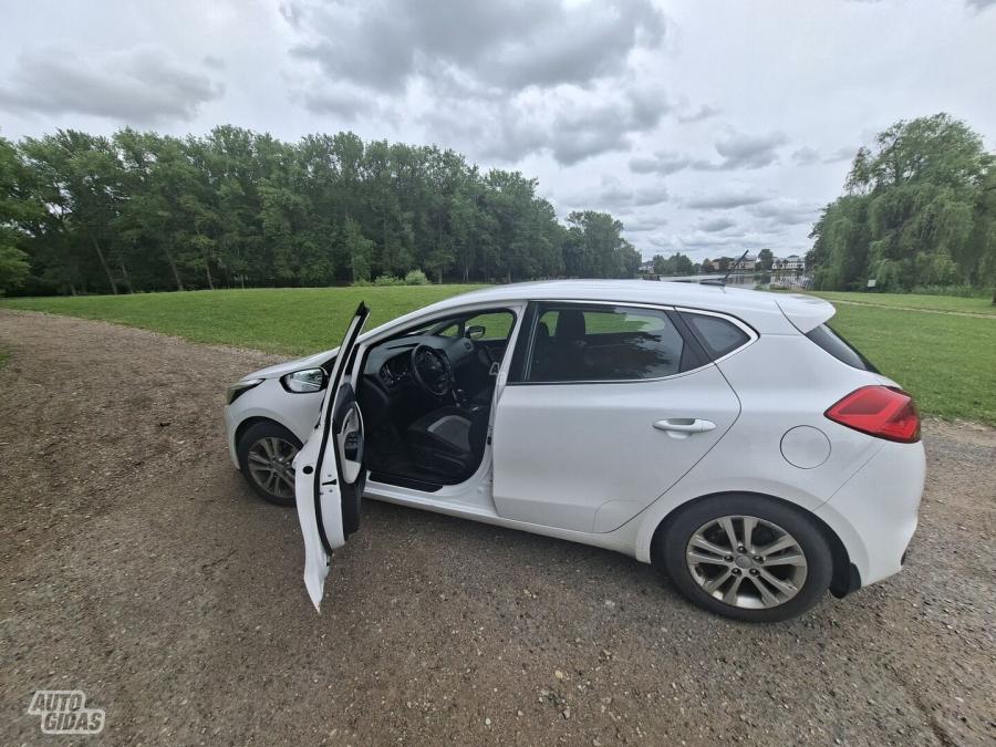 Balts Kia Ceed 2014 Kauņa, ar dzinēja tilpumu 1.60 L un nobraukumu 230 tūkst. km par 6000 €, foto 12 vietnē AUTOMOTO.COM.LV