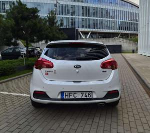 White Kia Ceed 2014 in Vilnius, with an engine capacity of 1.58 L and mileage of 185 thousand km for 7800 €, photo 5 on AUTOMOTO.COM.LV