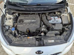 White Kia Ceed 2014 in Vilnius, with an engine capacity of 1.58 L and mileage of 185 thousand km for 7800 €, photo 10 on AUTOMOTO.COM.LV