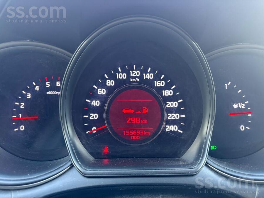 White Kia Ceed 2014 in Riga, with an engine capacity of 1.40 L and mileage of 156 thousand km for 3700 €, photo 9 on AUTOMOTO.COM.LV