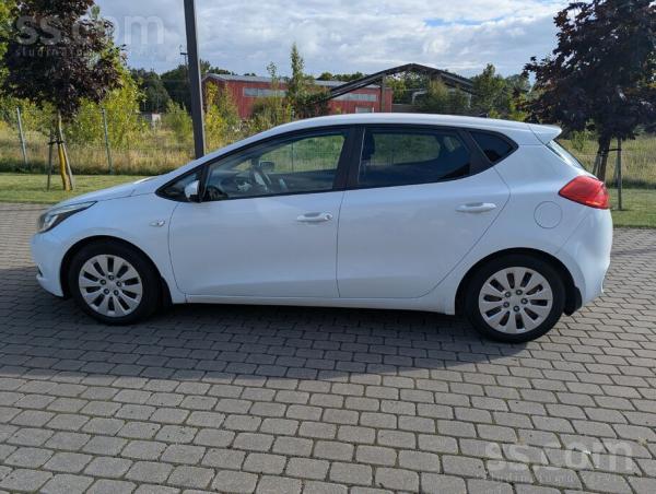 Киа Сид 2014 в Рига на AUTOMOTO.COM.LV Белый Киа Сид 2014 в Рига, объемом двигателя 1.40 л и пробегом 223 тыс. км за 3250 €, фото 5 на AUTOMOTO.COM.LV