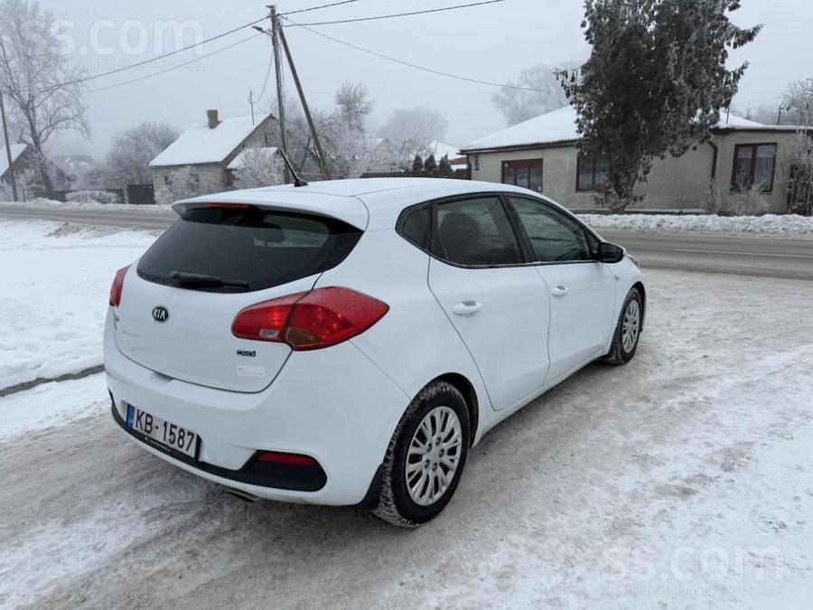 Balts Kia Ceed 2015 Ventspils, ar dzinēja tilpumu 1.40 L un nobraukumu 250 tūkst. km par 5200 €, foto 6 vietnē AUTOMOTO.COM.LV
