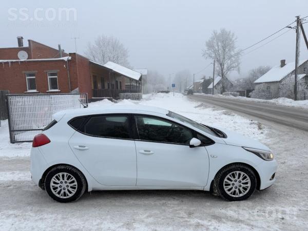 Balts Kia Ceed 2015 Ventspils, ar dzinēja tilpumu 1.40 L un nobraukumu 250 tūkst. km par 5200 €, foto 7 vietnē AUTOMOTO.COM.LV