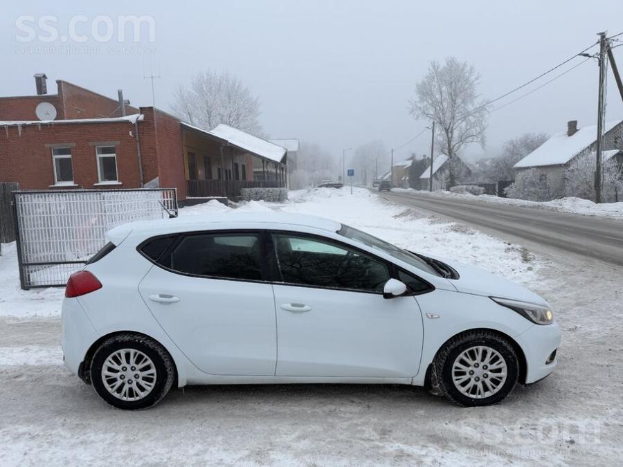 Balts Kia Ceed 2015 Ventspils, ar dzinēja tilpumu 1.40 L un nobraukumu 250 tūkst. km par 5200 €, foto 7 vietnē AUTOMOTO.COM.LV
