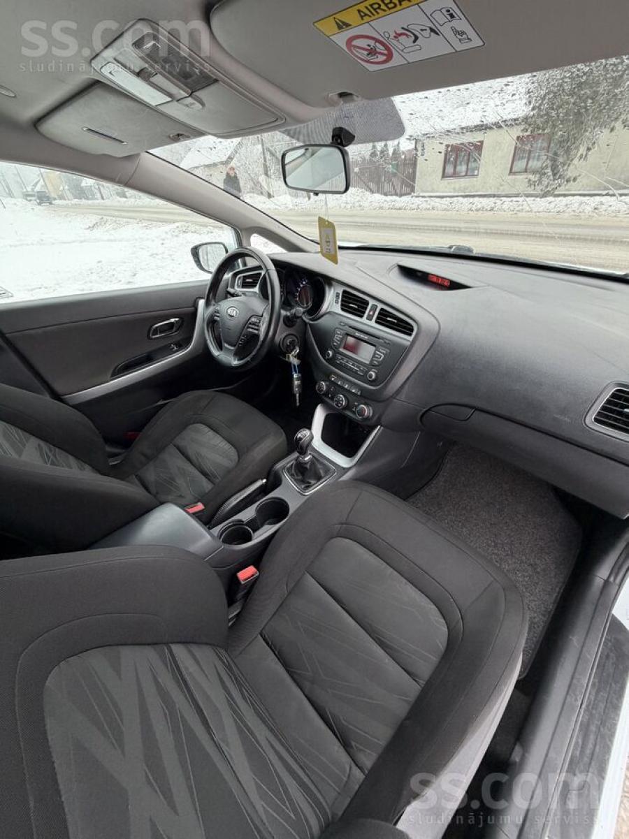 Balts Kia Ceed 2015 Ventspils, ar dzinēja tilpumu 1.40 L un nobraukumu 250 tūkst. km par 5200 €, foto 11 vietnē AUTOMOTO.COM.LV