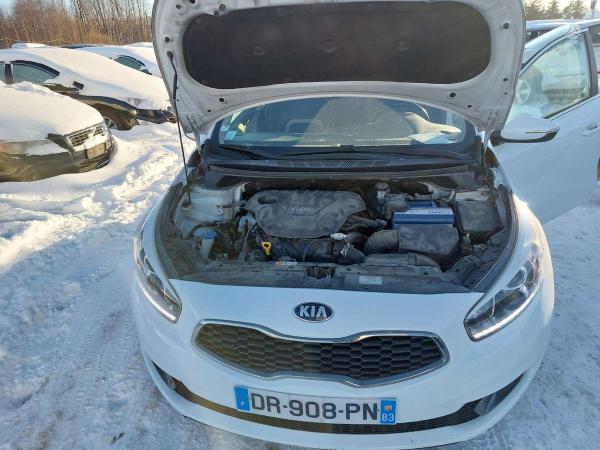 Balts Kia Ceed 2015 Utena, ar dzinēja tilpumu 1.59 L un nobraukumu 140 tūkst. km par 6700 €, foto 6 vietnē AUTOMOTO.COM.LV