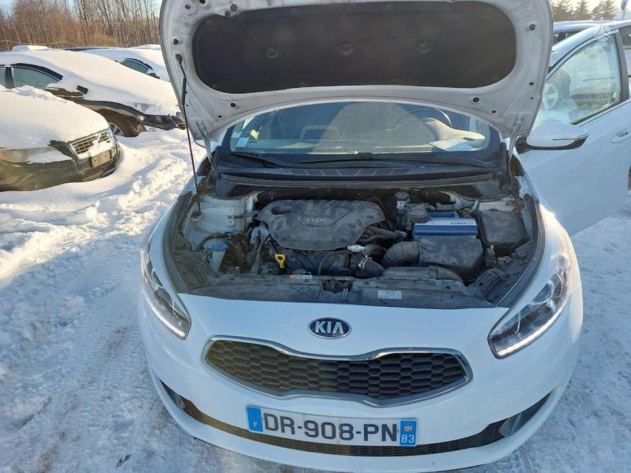 Balts Kia Ceed 2015 Utena, ar dzinēja tilpumu 1.59 L un nobraukumu 140 tūkst. km par 6700 €, foto 6 vietnē AUTOMOTO.COM.LV