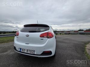 Balts Kia Ceed 2015 Rīga, ar dzinēja tilpumu 1.40 L un nobraukumu 285 tūkst. km par 2777 €, foto 3 vietnē AUTOMOTO.COM.LV