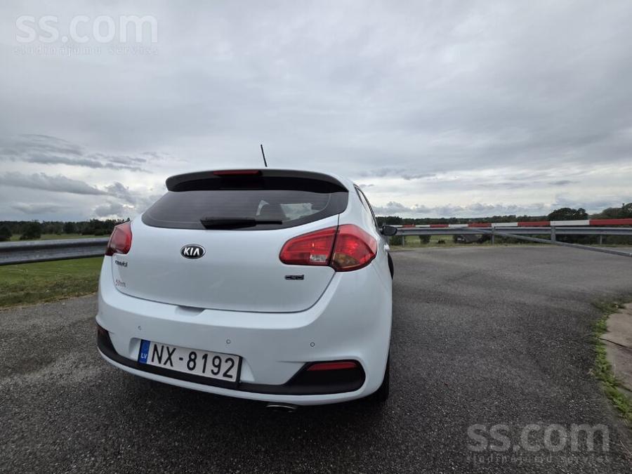 Balts Kia Ceed 2015 Rīga, ar dzinēja tilpumu 1.40 L un nobraukumu 285 tūkst. km par 2777 €, foto 3 vietnē AUTOMOTO.COM.LV