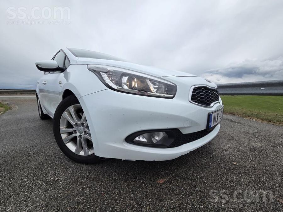 Balts Kia Ceed 2015 Rīga, ar dzinēja tilpumu 1.40 L un nobraukumu 285 tūkst. km par 2777 €, foto 4 vietnē AUTOMOTO.COM.LV