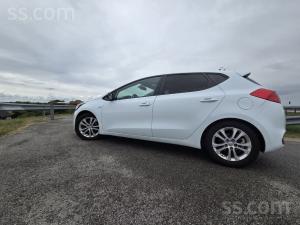 Balts Kia Ceed 2015 Rīga, ar dzinēja tilpumu 1.40 L un nobraukumu 285 tūkst. km par 2777 €, foto 6 vietnē AUTOMOTO.COM.LV