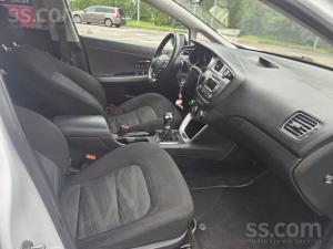 Balts Kia Ceed 2015 Rīga, ar dzinēja tilpumu 1.40 L un nobraukumu 285 tūkst. km par 2777 €, foto 11 vietnē AUTOMOTO.COM.LV