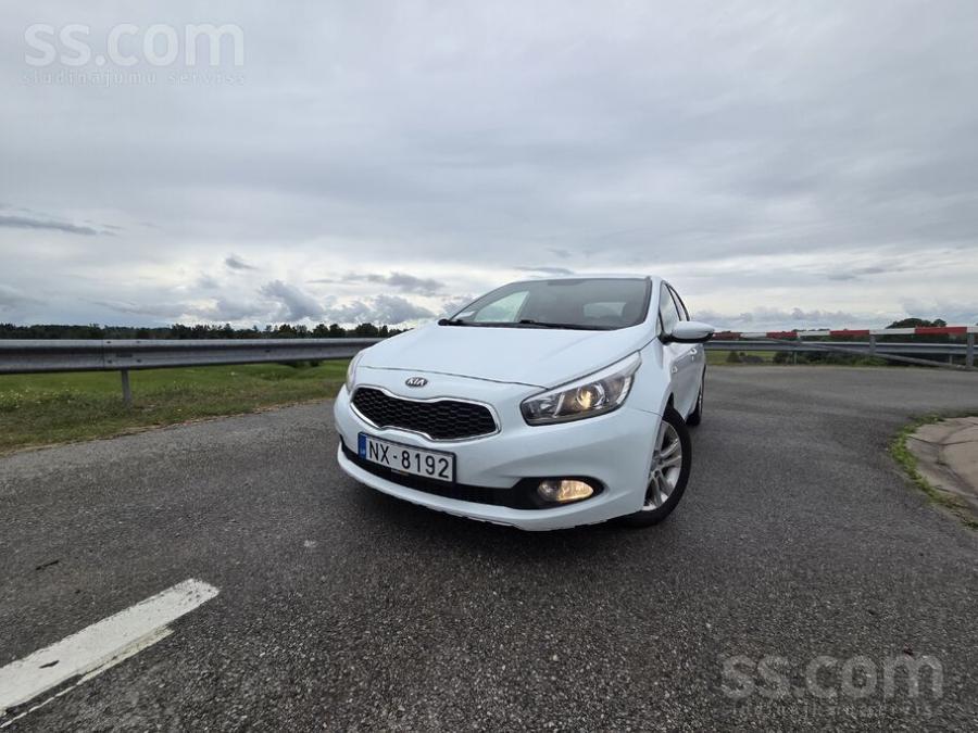 Balts Kia Ceed 2015 Rīga, ar dzinēja tilpumu 1.40 L un nobraukumu 285 tūkst. km par 2777 €, foto 15 vietnē AUTOMOTO.COM.LV