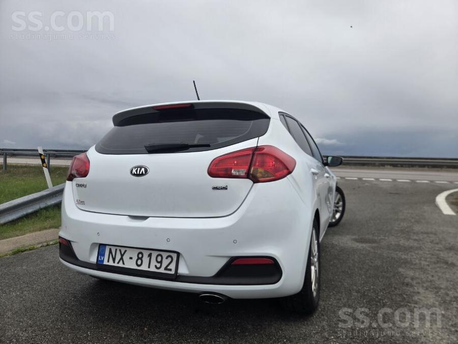 Balts Kia Ceed 2015 Rīga, ar dzinēja tilpumu 1.40 L un nobraukumu 285 tūkst. km par 2777 €, foto 16 vietnē AUTOMOTO.COM.LV