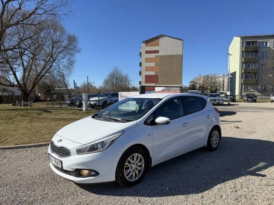 Balts Kia Ceed 2015 Ventspils, ar dzinēja tilpumu 1.40 L un nobraukumu 250 tūkst. km par 3950 €, foto 1 vietnē AUTOMOTO.COM.LV
