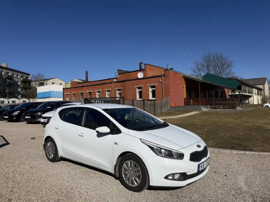 Balts Kia Ceed 2015 Ventspils, ar dzinēja tilpumu 1.40 L un nobraukumu 250 tūkst. km par 3950 €, foto 4 vietnē AUTOMOTO.COM.LV