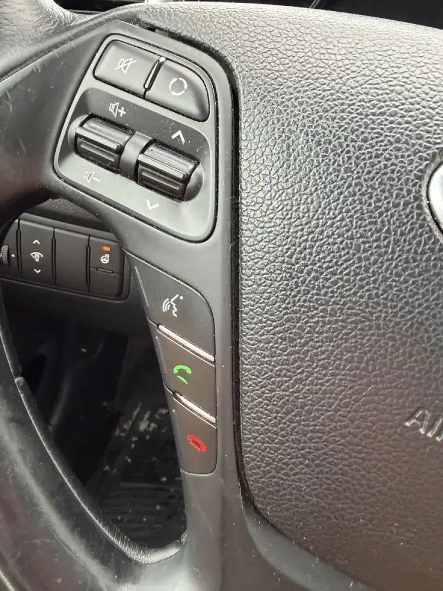 Balts Kia Ceed 2015 Ventspils, ar dzinēja tilpumu 1.40 L un nobraukumu 250 tūkst. km par 3950 €, foto 22 vietnē AUTOMOTO.COM.LV