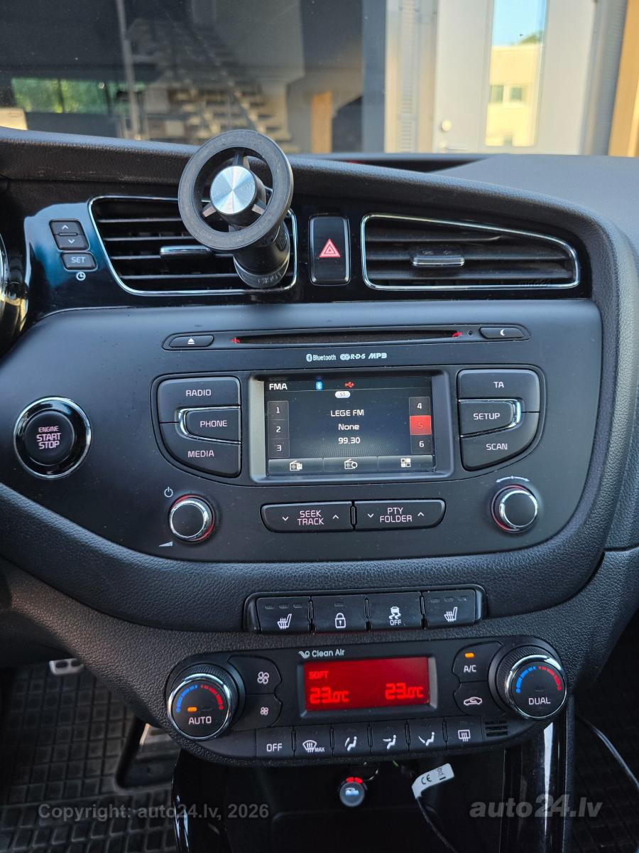 Balts Kia Ceed 2015 Tallina, ar dzinēja tilpumu 1.60 L un nobraukumu 182 tūkst. km par 6200 €, foto 13 vietnē AUTOMOTO.COM.LV