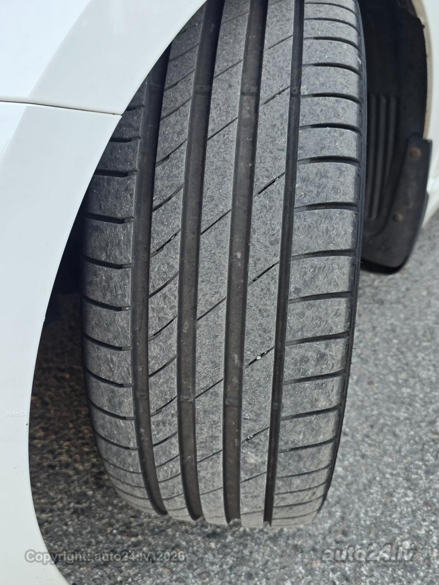 Balts Kia Ceed 2015 Tallina, ar dzinēja tilpumu 1.60 L un nobraukumu 182 tūkst. km par 6200 €, foto 19 vietnē AUTOMOTO.COM.LV
