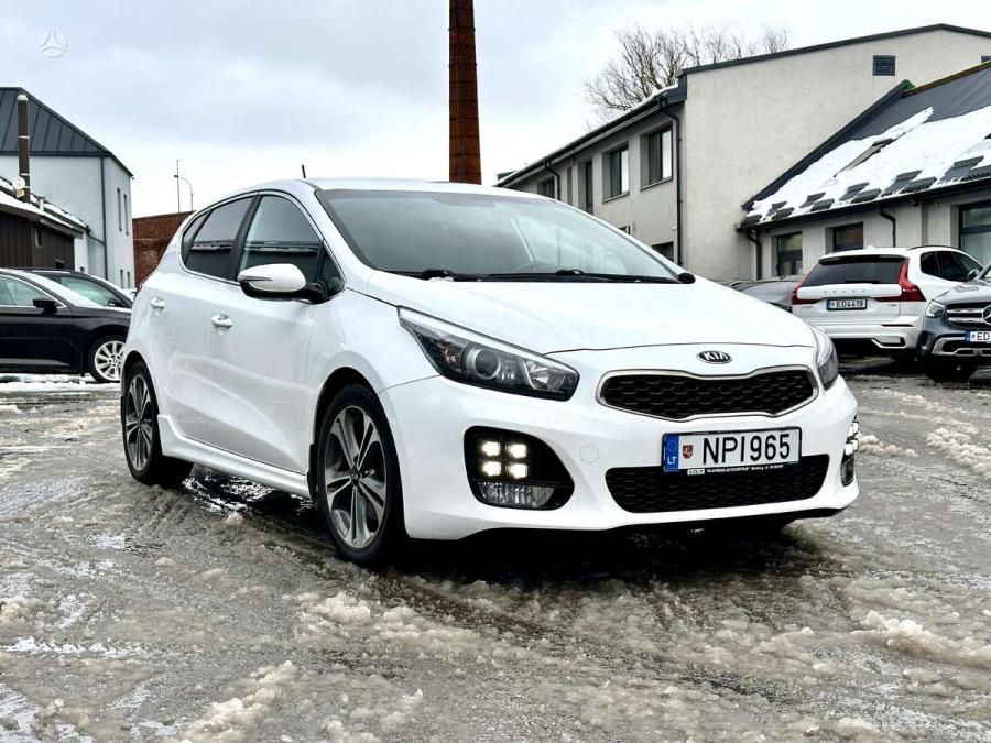 White Kia Ceed 2016 in Klaipeda, with an engine capacity of 1.58 L and mileage of 140 thousand km for 7950 €, photo 1 on AUTOMOTO.COM.LV