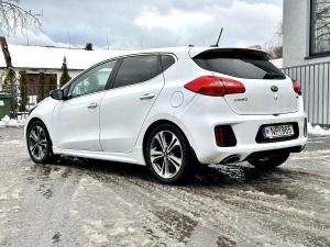 White Kia Ceed 2016 in Klaipeda, with an engine capacity of 1.58 L and mileage of 140 thousand km for 7950 €, photo 4 on AUTOMOTO.COM.LV