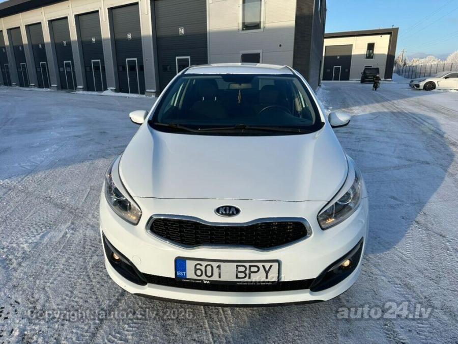 White Kia Ceed 2016 in Tallinn, with an engine capacity of 1.40 L and mileage of 117 thousand km for 5500 €, photo 3 on AUTOMOTO.COM.LV