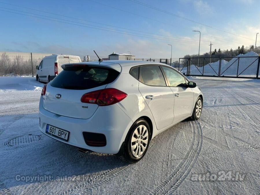 White Kia Ceed 2016 in Tallinn, with an engine capacity of 1.40 L and mileage of 117 thousand km for 5500 €, photo 5 on AUTOMOTO.COM.LV