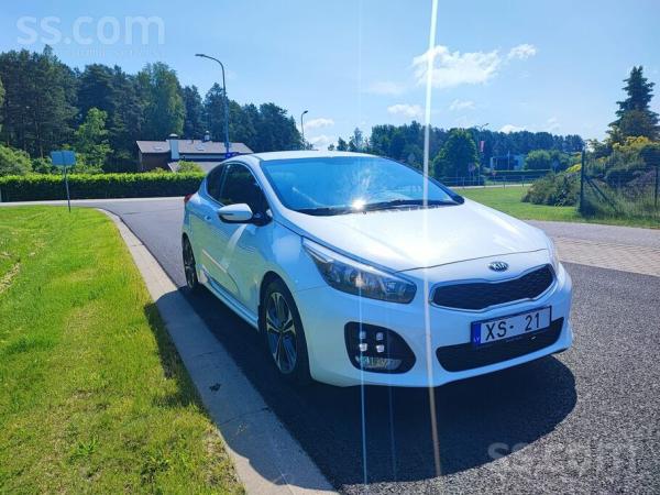 White Kia Ceed 2016 in Riga, with an engine capacity of 1.00 L and mileage of 116 thousand km for 6200 €, photo 6 on AUTOMOTO.COM.LV