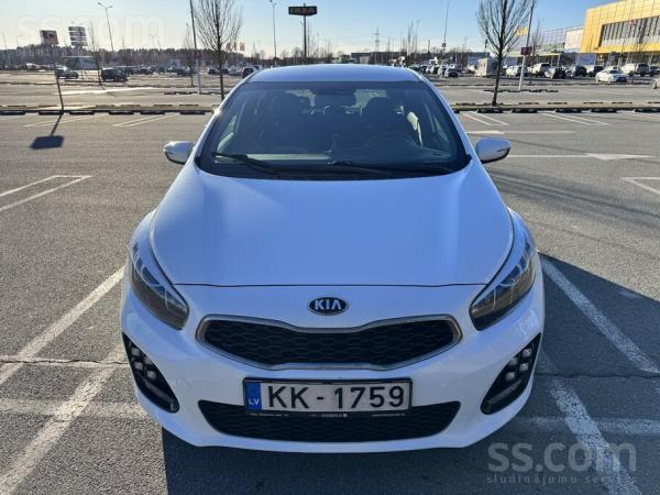 White Kia Ceed 2016 in Riga, with an engine capacity of 1.60 L and mileage of 140 thousand km for 6900 €, photo 3 on AUTOMOTO.COM.LV