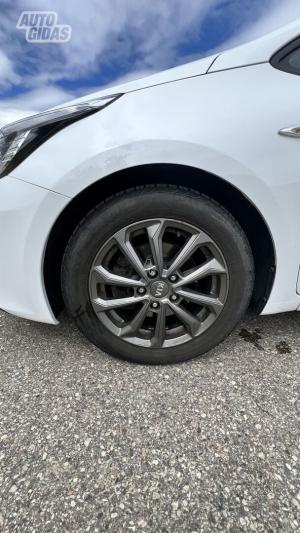 White Kia Ceed 2016 in Vilnius, with an engine capacity of 1.40 L and mileage of 141 thousand km for 6500 €, photo 11 on AUTOMOTO.COM.LV