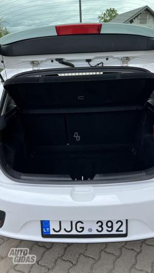 White Kia Ceed 2016 in Vilnius, with an engine capacity of 1.40 L and mileage of 141 thousand km for 6500 €, photo 12 on AUTOMOTO.COM.LV