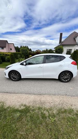 Balts Kia Ceed 2016 Viļņa, ar dzinēja tilpumu 1.40 L un nobraukumu 142 tūkst. km par 6600 €, foto 3 vietnē AUTOMOTO.COM.LV