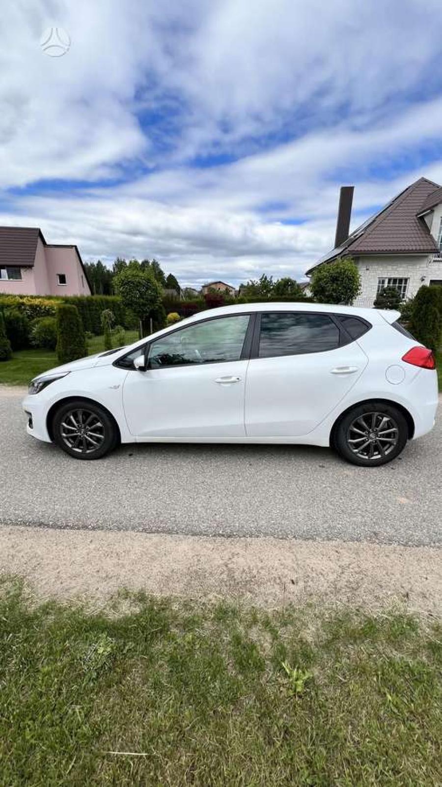 Balts Kia Ceed 2016 Viļņa, ar dzinēja tilpumu 1.40 L un nobraukumu 142 tūkst. km par 6600 €, foto 3 vietnē AUTOMOTO.COM.LV