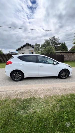 Balts Kia Ceed 2016 Viļņa, ar dzinēja tilpumu 1.40 L un nobraukumu 142 tūkst. km par 6600 €, foto 5 vietnē AUTOMOTO.COM.LV