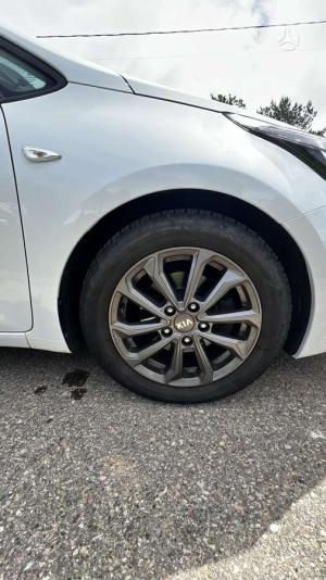 Balts Kia Ceed 2016 Viļņa, ar dzinēja tilpumu 1.40 L un nobraukumu 142 tūkst. km par 6600 €, foto 8 vietnē AUTOMOTO.COM.LV