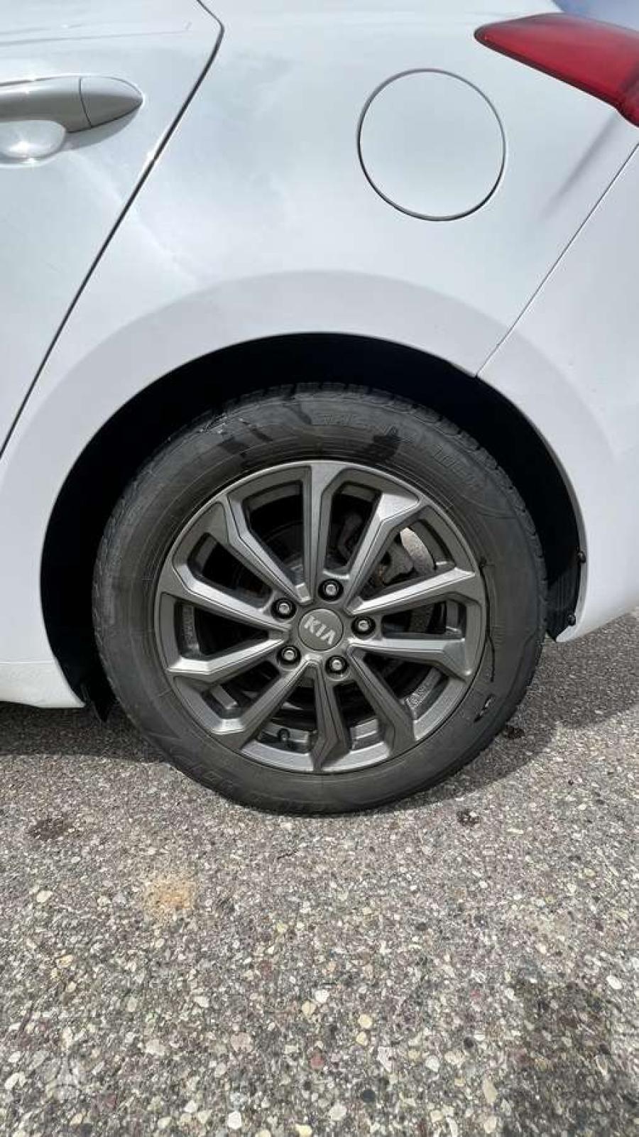 Balts Kia Ceed 2016 Viļņa, ar dzinēja tilpumu 1.40 L un nobraukumu 142 tūkst. km par 6600 €, foto 10 vietnē AUTOMOTO.COM.LV