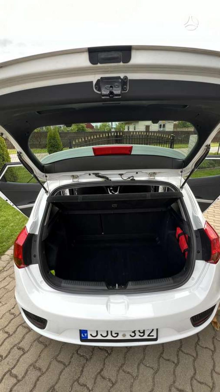 Balts Kia Ceed 2016 Viļņa, ar dzinēja tilpumu 1.40 L un nobraukumu 142 tūkst. km par 6600 €, foto 13 vietnē AUTOMOTO.COM.LV