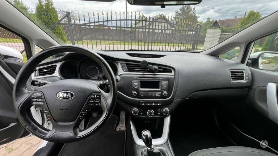 Balts Kia Ceed 2016 Viļņa, ar dzinēja tilpumu 1.40 L un nobraukumu 142 tūkst. km par 6600 €, foto 14 vietnē AUTOMOTO.COM.LV
