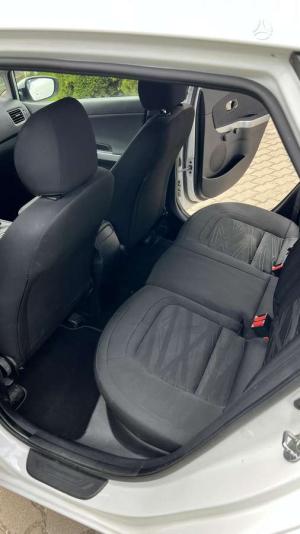 Balts Kia Ceed 2016 Viļņa, ar dzinēja tilpumu 1.40 L un nobraukumu 142 tūkst. km par 6600 €, foto 16 vietnē AUTOMOTO.COM.LV